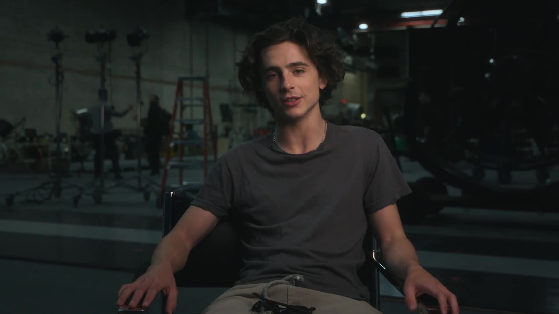 Watch Il backstage del nuovo commercial di Bleu de Chanel con Timothée ...