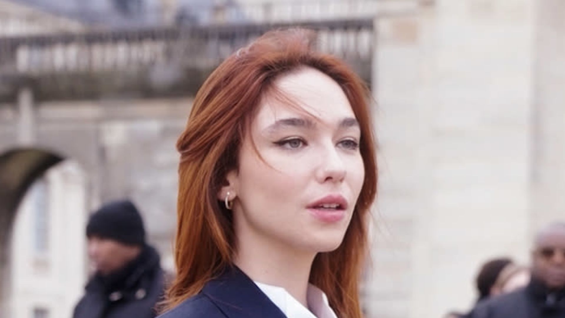 Watch Matilda De Angelis si prepara per lo show di Loewe | Vogue Italia