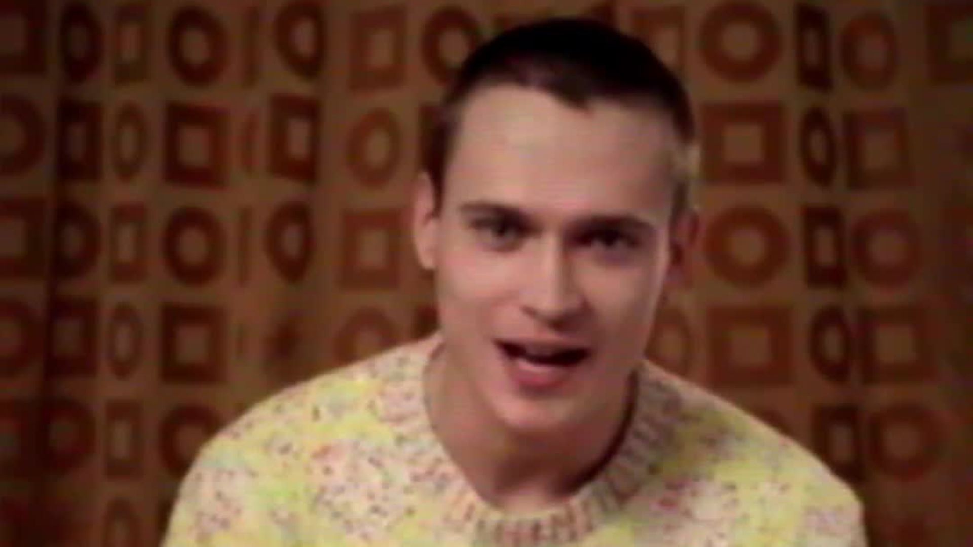 Watch Saul Nanni racconta il suo primo ricordo di Vogue Italia | Vogue ...