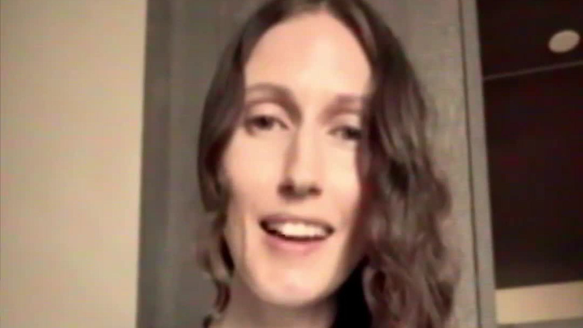 Watch Anna Cleveland racconta il suo primo ricordo di Vogue Italia | Vogue Italia