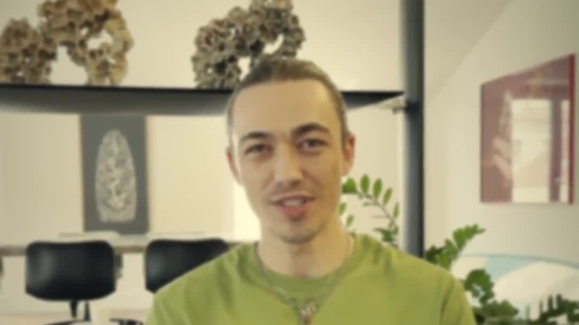 Watch Daniel Del Core racconta il suo primo ricordo di Vogue Italia ...