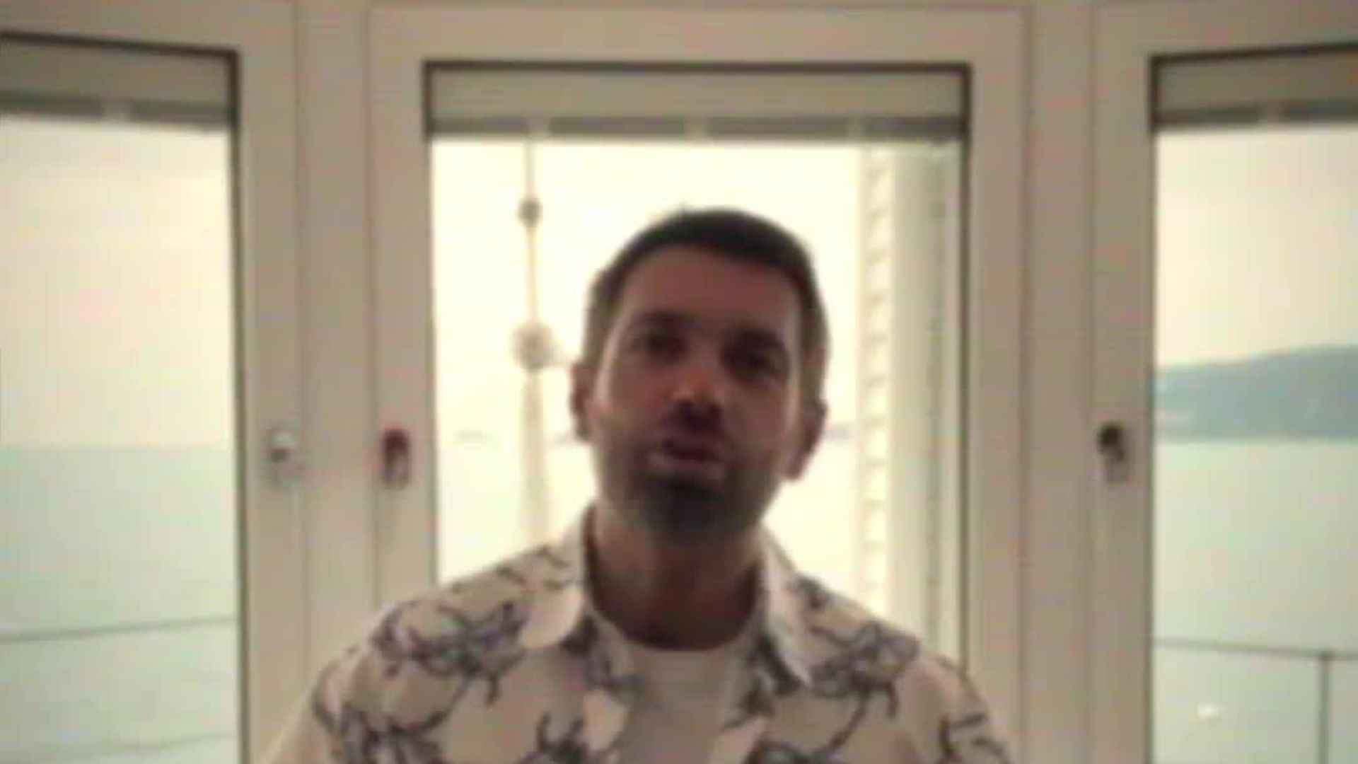 Watch Massimo Giorgetti racconta il suo primo ricordo di Vogue Italia | Vogue Italia