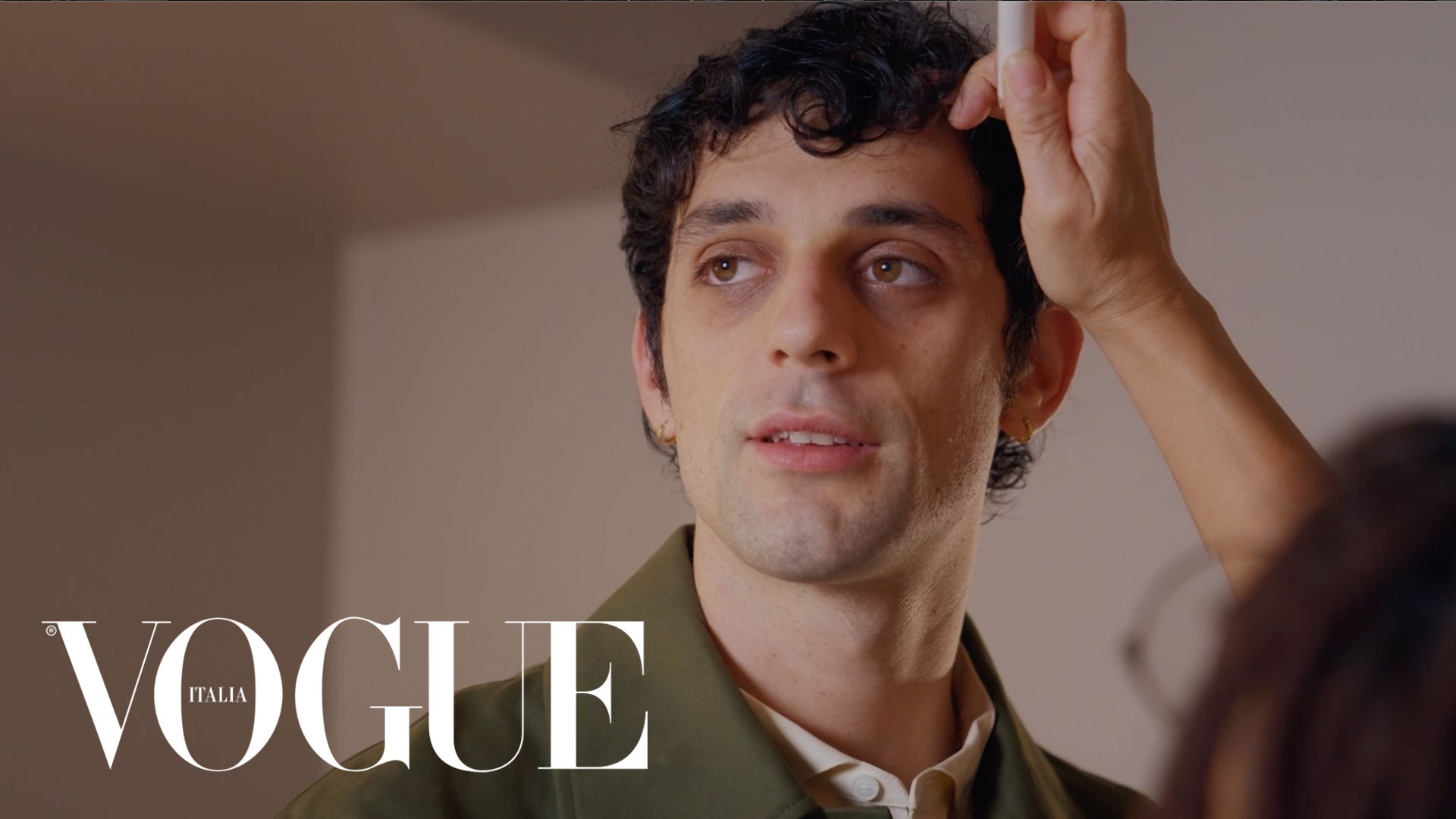 Watch Bresh: il dietro le quinte della sua preparazione per la sfilata ...