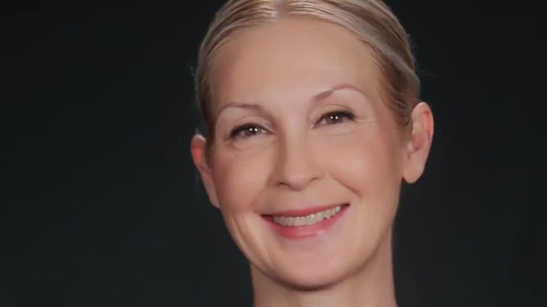 Watch Trend Swipe con Kelly Rutherford | Vogue Italia