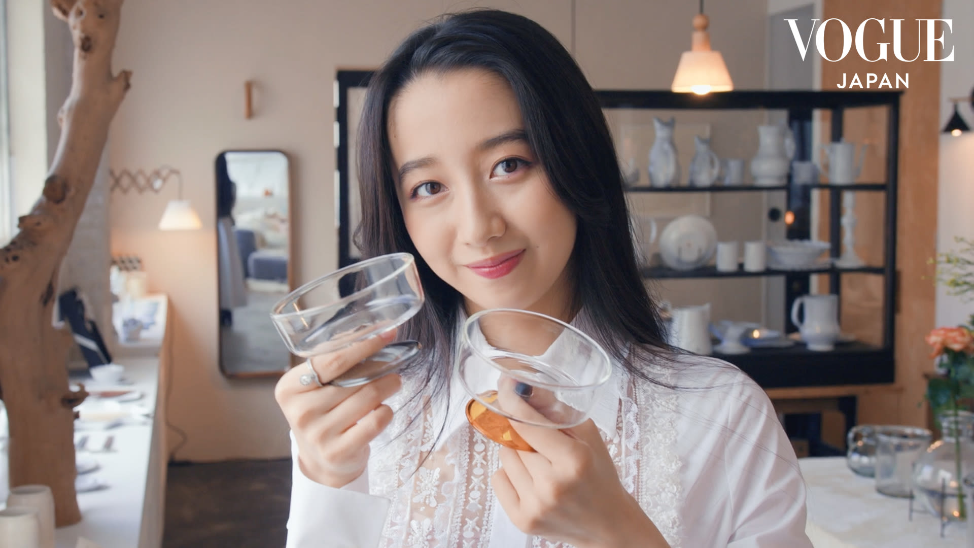 Watch Cocomiが寝室を飾るための枕やライトetc.をハンティング！ | Shopping with | VOGUE JAPAN | Vogue Japan