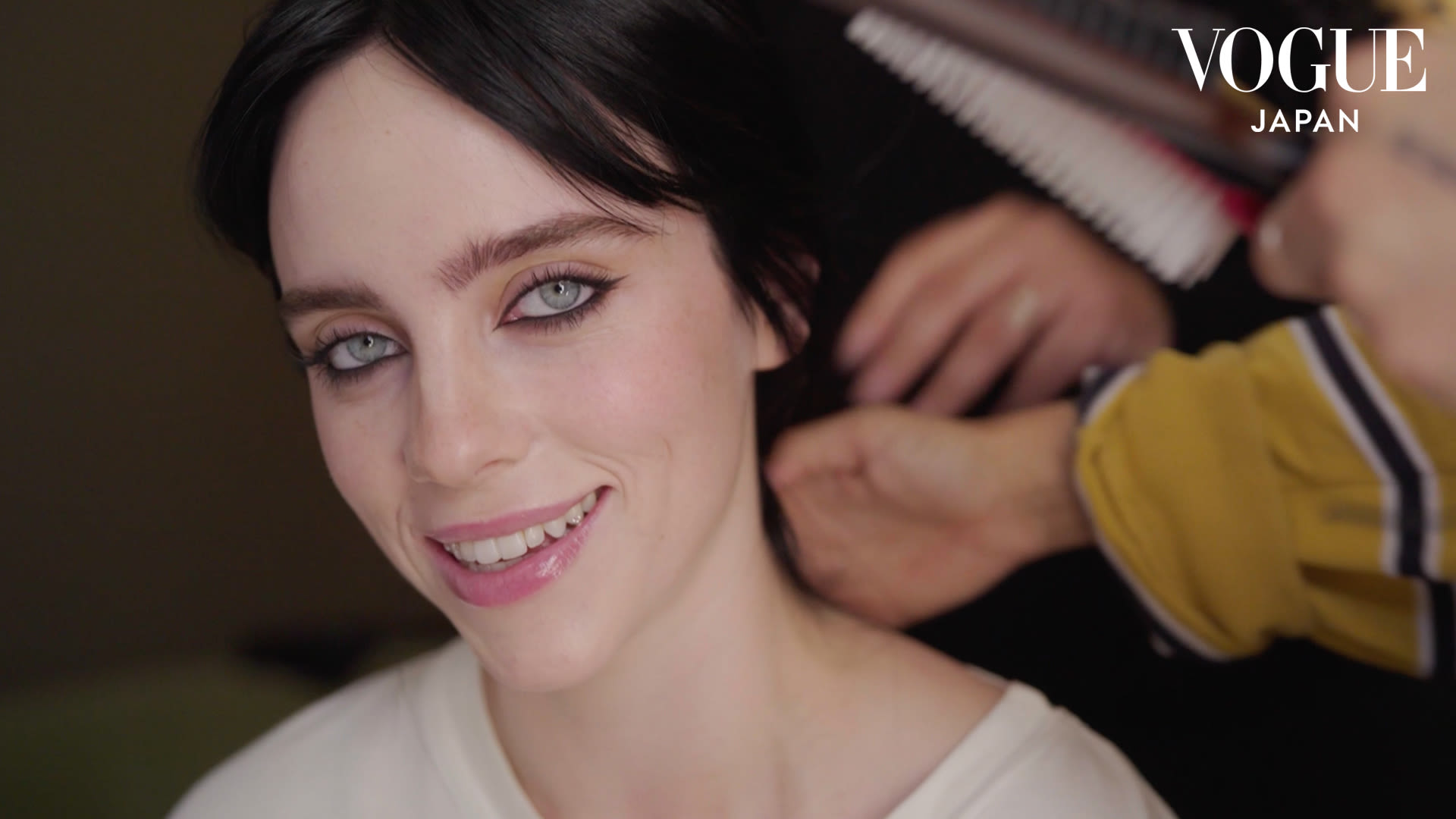 Watch ビリー・アイリッシュの「メットガラ」への準備に密着！| Met Gala | Getting Ready With | Vogue Japan