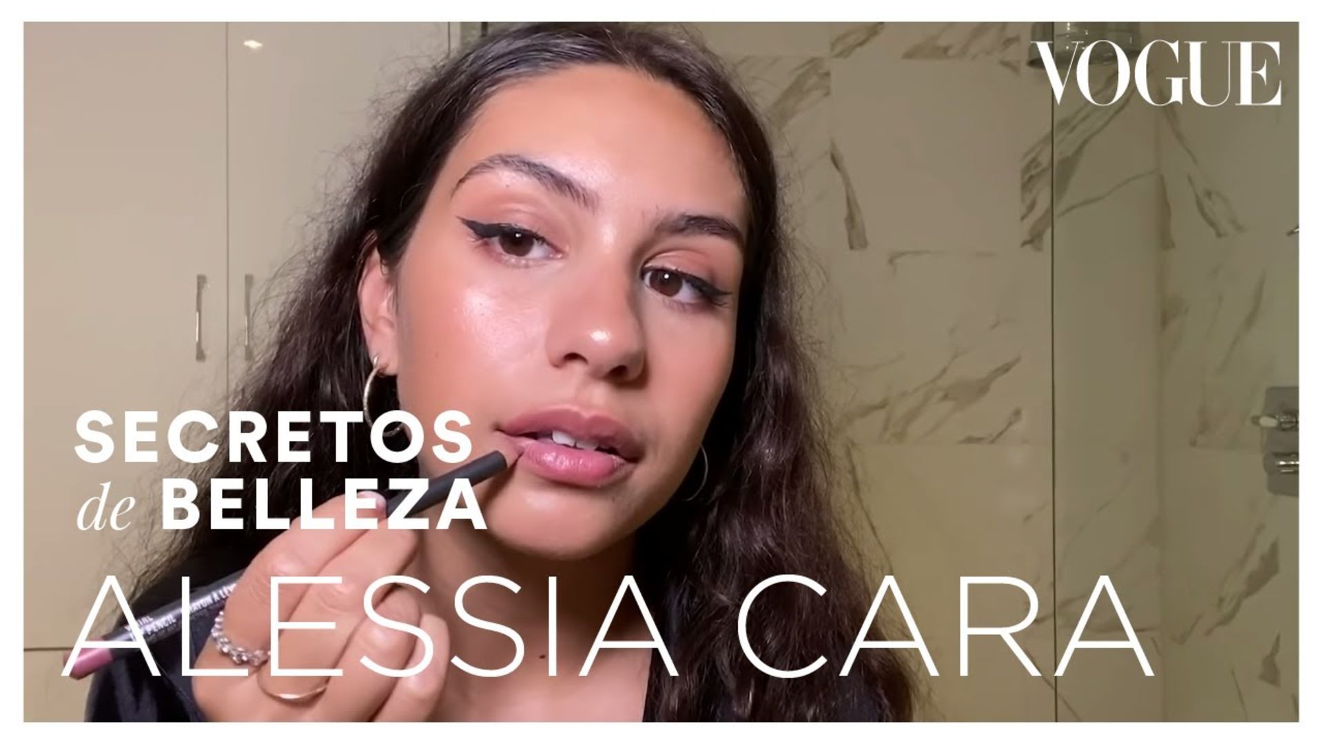 Ver Alessia Cara da sus tips para conseguir una piel brillante y un ...