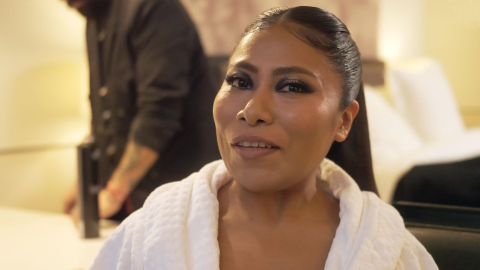 Ver El look con el que Yalitza Aparicio triunfó en la pasarela de Dior ...
