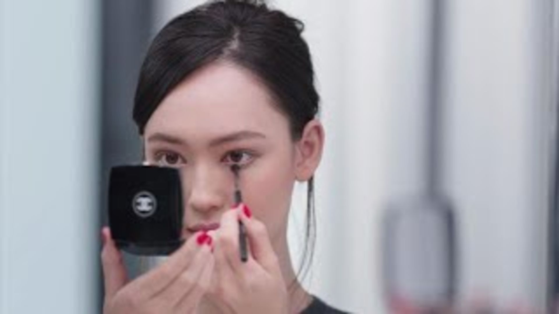 Watch Обзор весенне-летней коллекции макияжа Chanel Coco Codes | Vogue ...