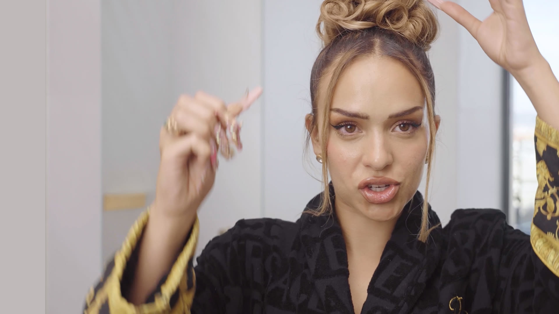 Ver Bad Gyal: maquillaje de jefaza con labios efecto volumen | Secretos ...