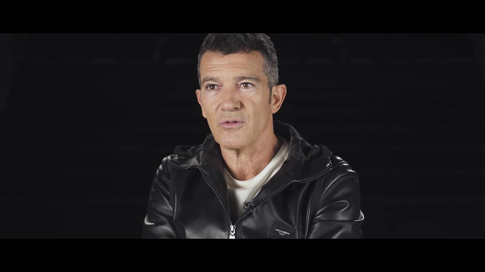 Ver "Entrevista exclusiva con los protagonistas de 'Competencia oficial ...