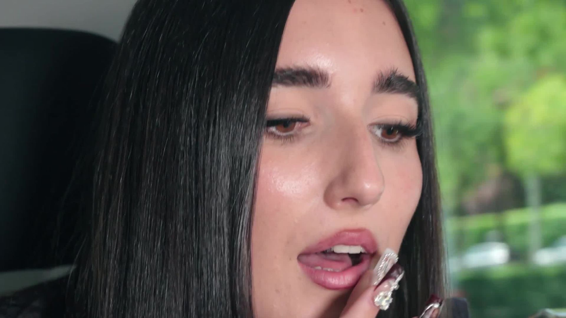 Ver Judeline: nos explica cómo se hace su maquillaje para un concierto ...