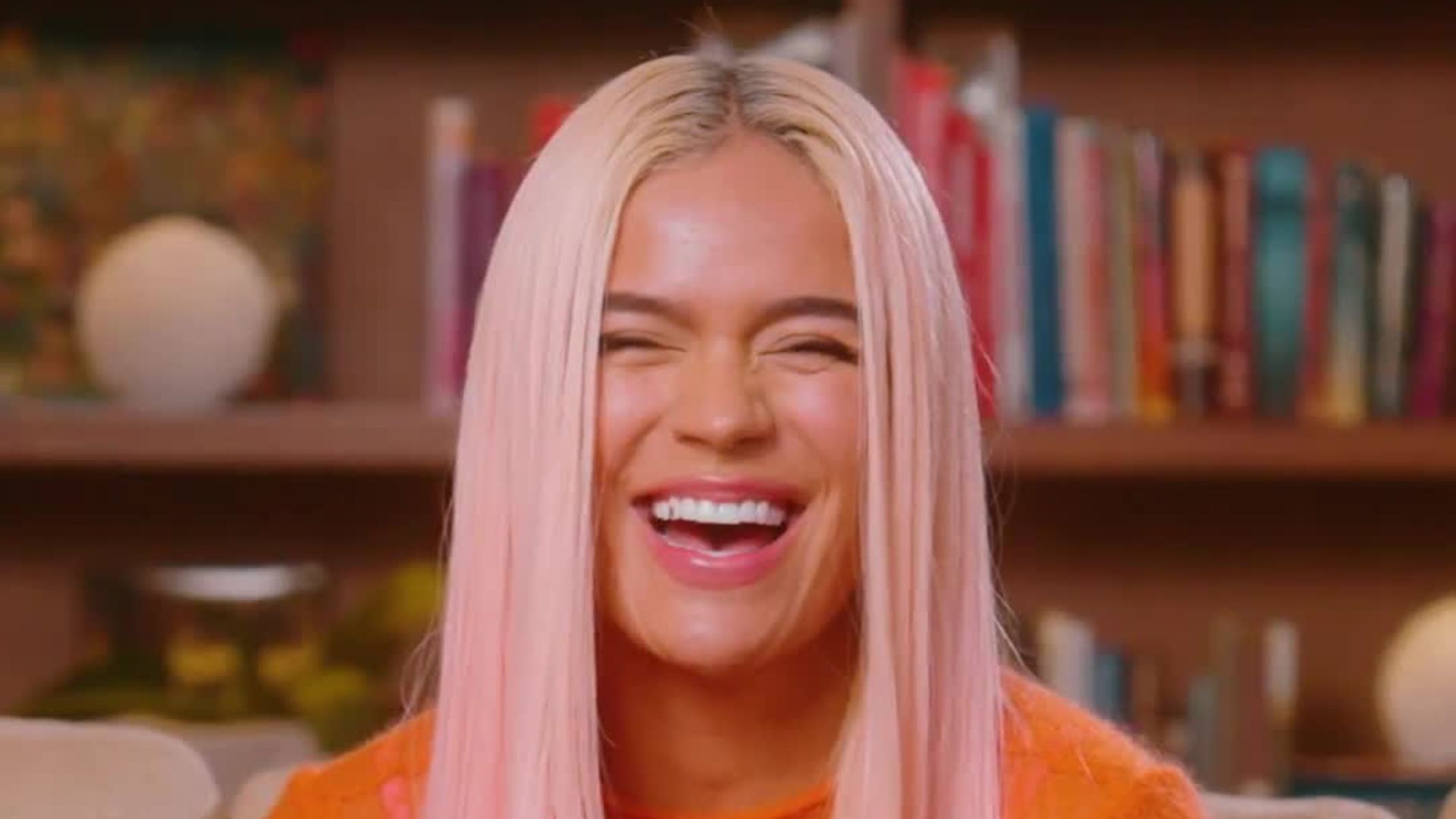 Ver El perfume secreto de Karol G | Vogue España