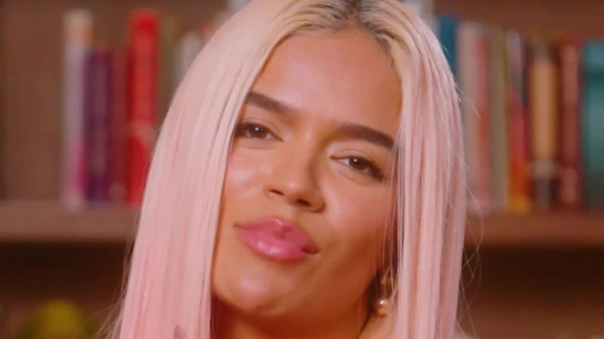 Ver Karol G creía que toleraba bien el picante hasta que fue a México ...