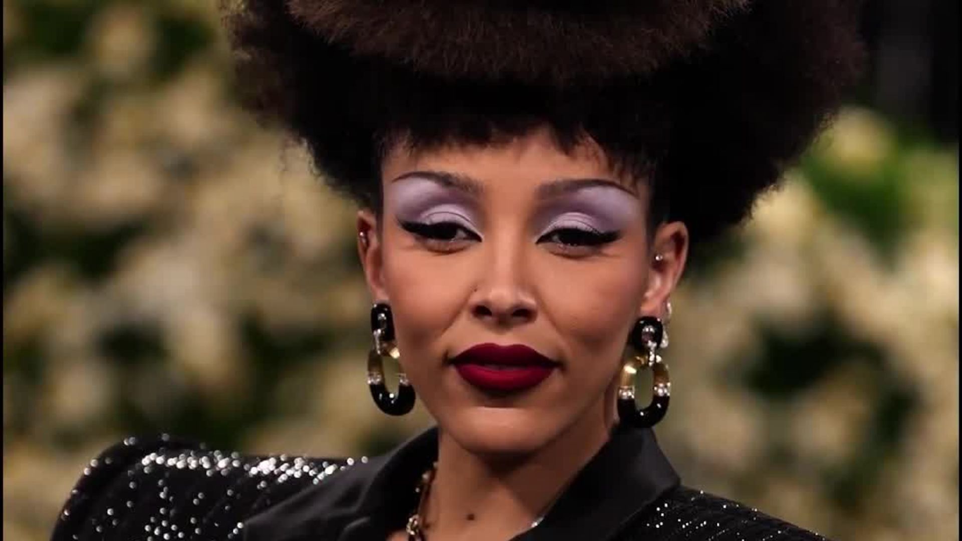 Ver Analizamos el maquillaje de Doja Cat en la Met Gala | Belleza al descubierto | Vogue España