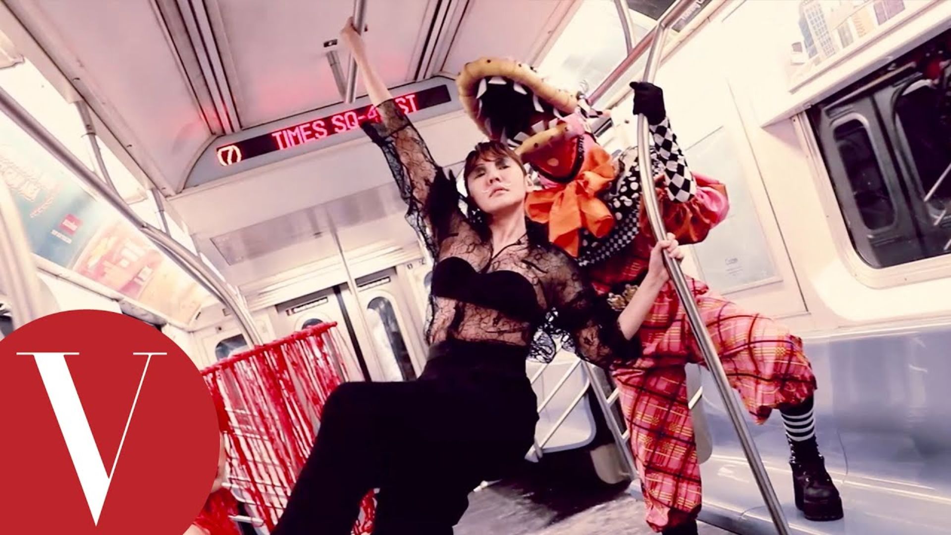 Watch 小S徐熙娣瘋紐約，鬥美變裝皇后｜201905 封面人物 | Vogue Taiwan