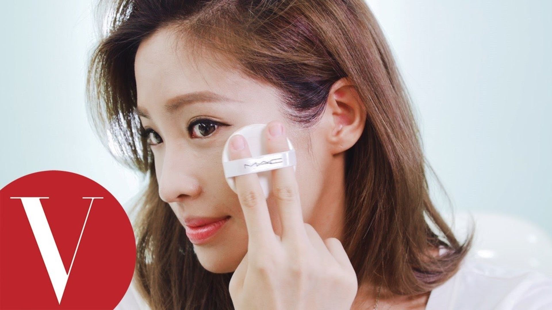 Watch 袁詠琳教你一顆氣墊，畫出兩種妝效的秘密｜女星請分享｜VOGUE | Vogue Taiwan