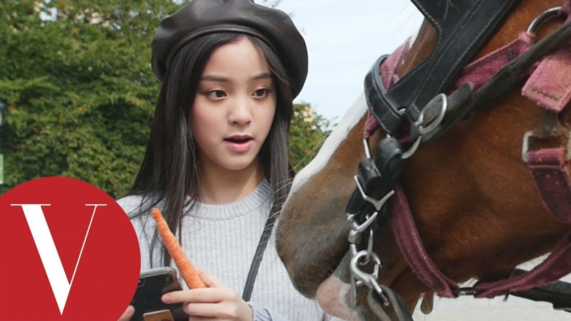 Watch 歐陽娜娜體驗坐馬車｜VOGUE客座編輯｜2018 春夏紐約時裝週 | Vogue Taiwan