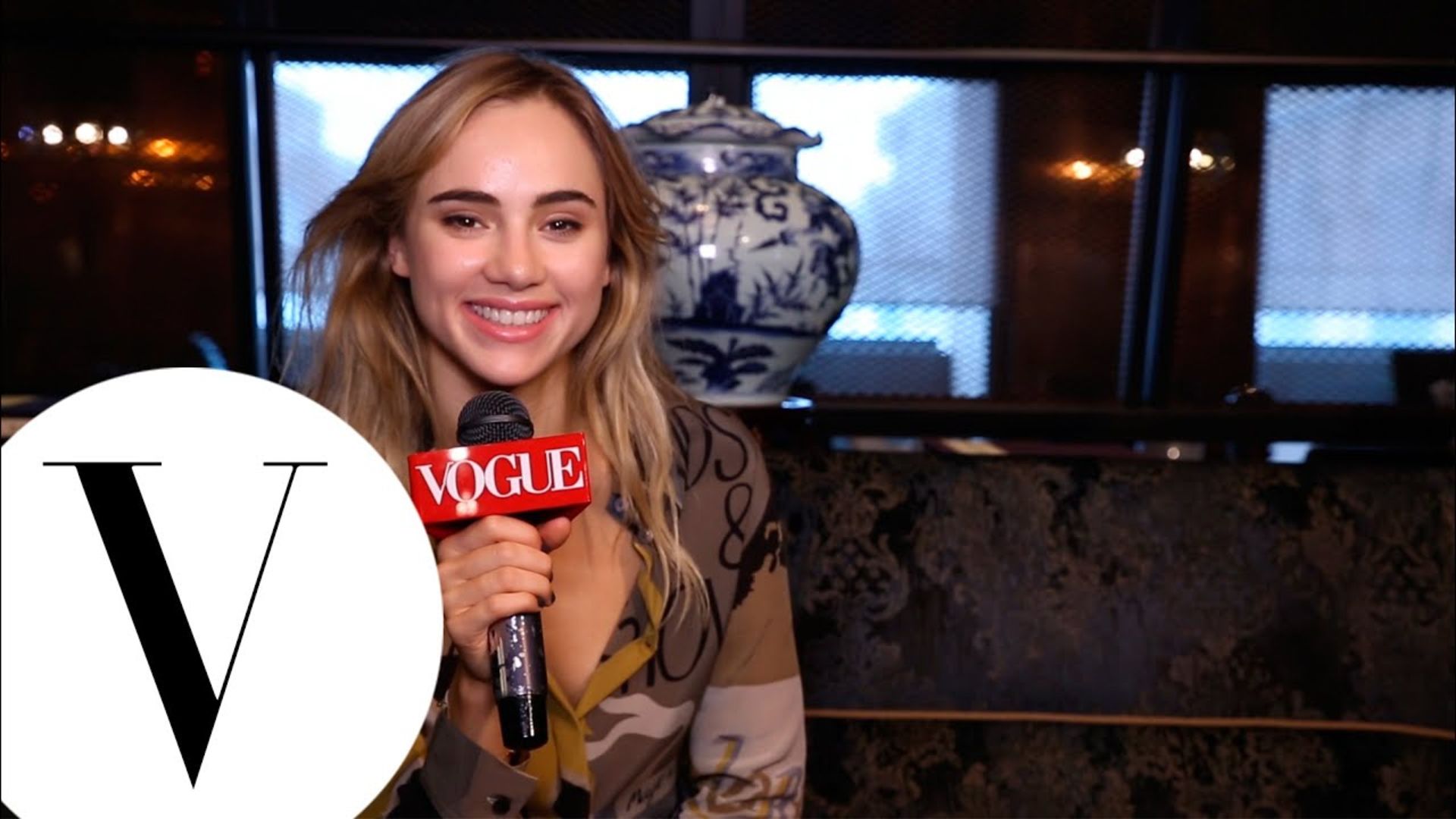 Watch 超模Suki Waterhouse 跟Vogue粉絲 說哈囉 | Vogue Taiwan