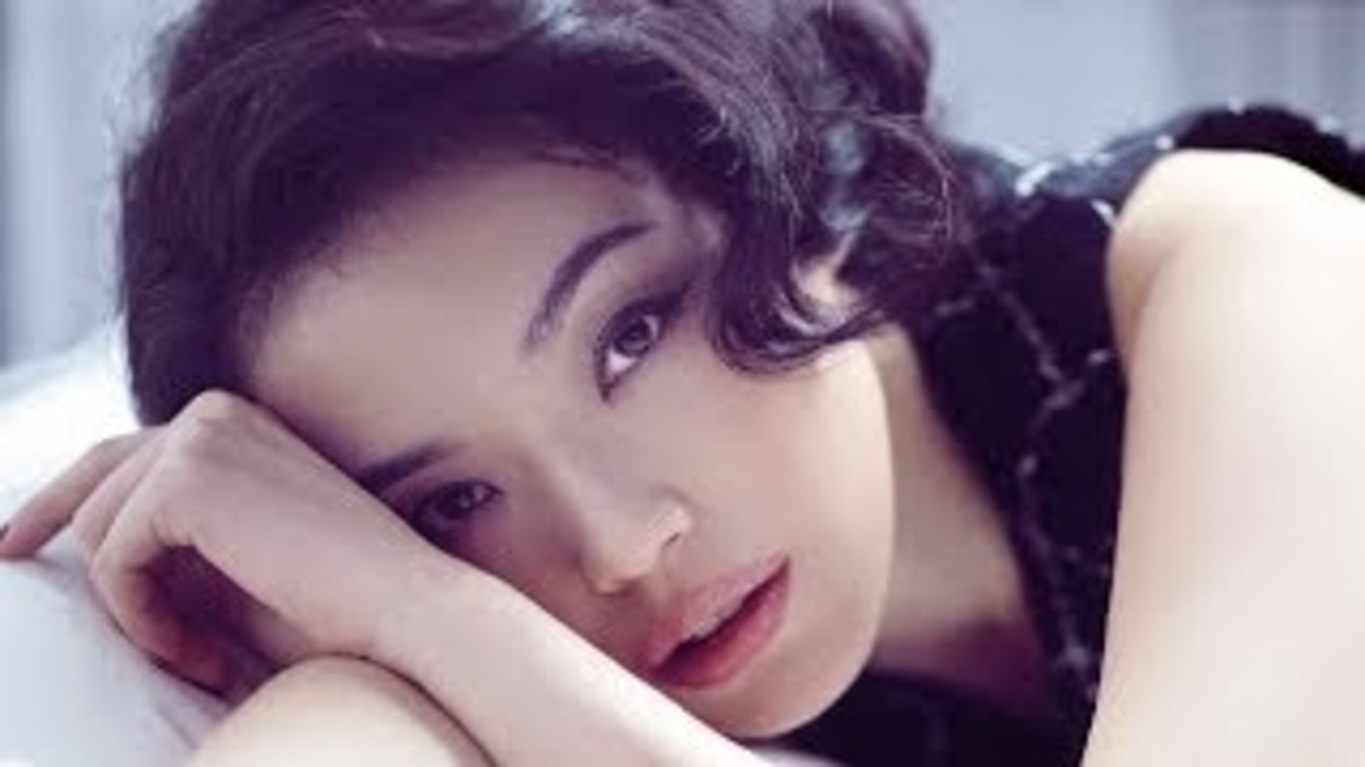 Watch 舒淇Shu Qi快問快答｜封面人物｜VOGUE TAIWAN | Vogue Taiwan