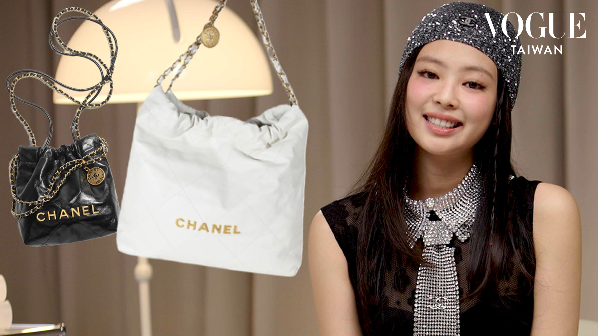 Watch 打開BLACKPINK JENNIE(제니)的香奈兒大小包：相機紀錄生活、草莓主題點心、小袋子細心分類物品｜In The Bag ...