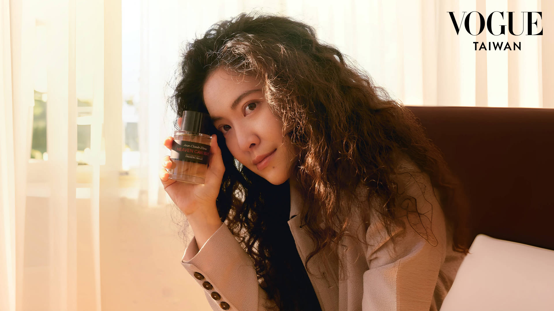 Watch 攝影師余惟以frederic malle全新淡香精「天堂可待」為靈感，自鏡頭探索人與人間的親密繾綣 | One-off | Vogue Taiwan