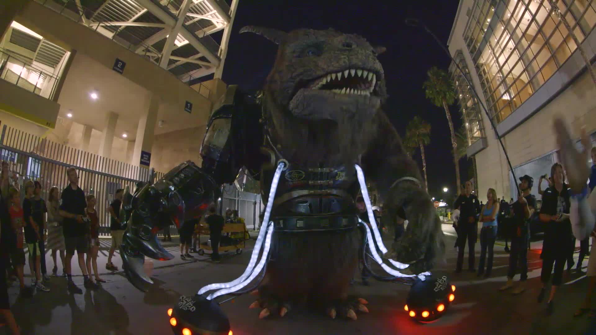 Watch Alien Cop Car Invades San Diego Comic-Con 2014 | How to Make a ...