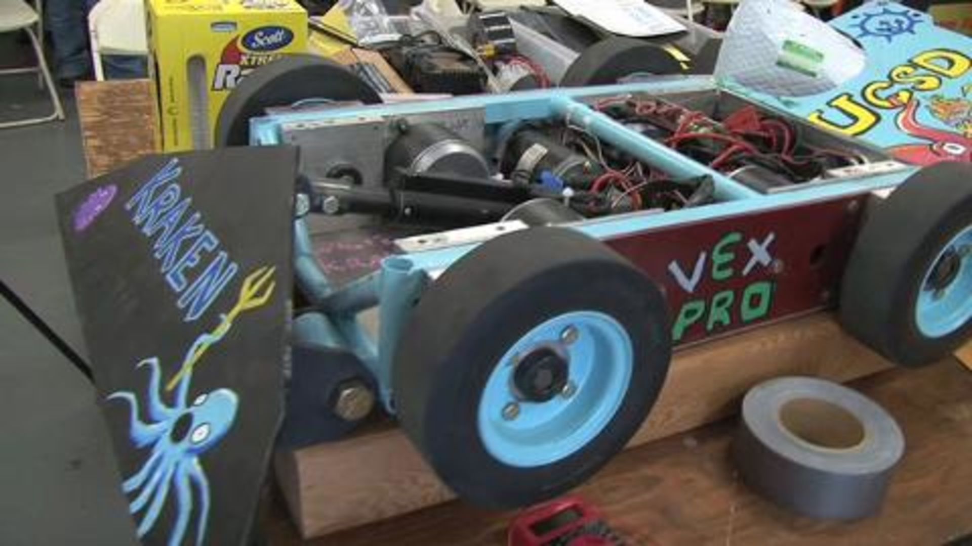 Watch What is Inside a Winning Battle Bot | WIRED