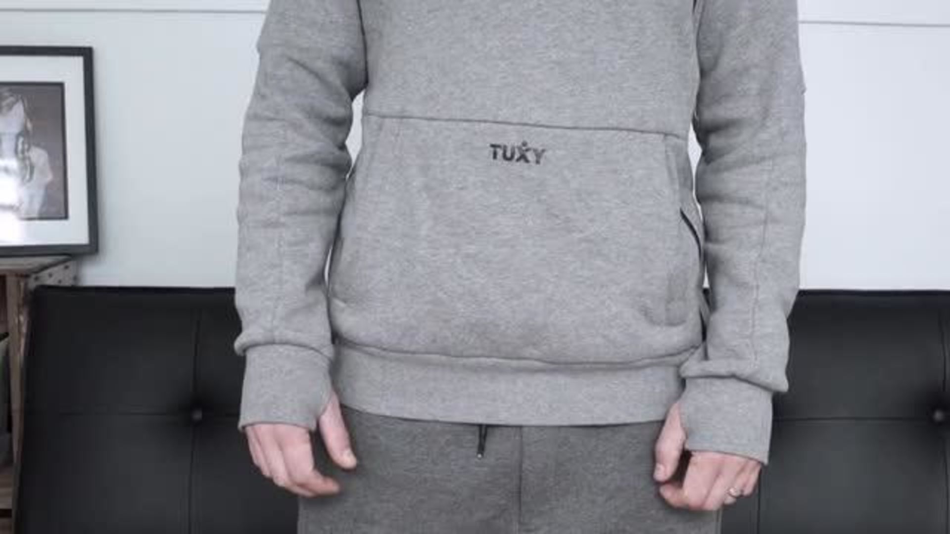 Watch Onesie di Tuxy, la mono tuta smart perfetta per mangiare | Wired ...