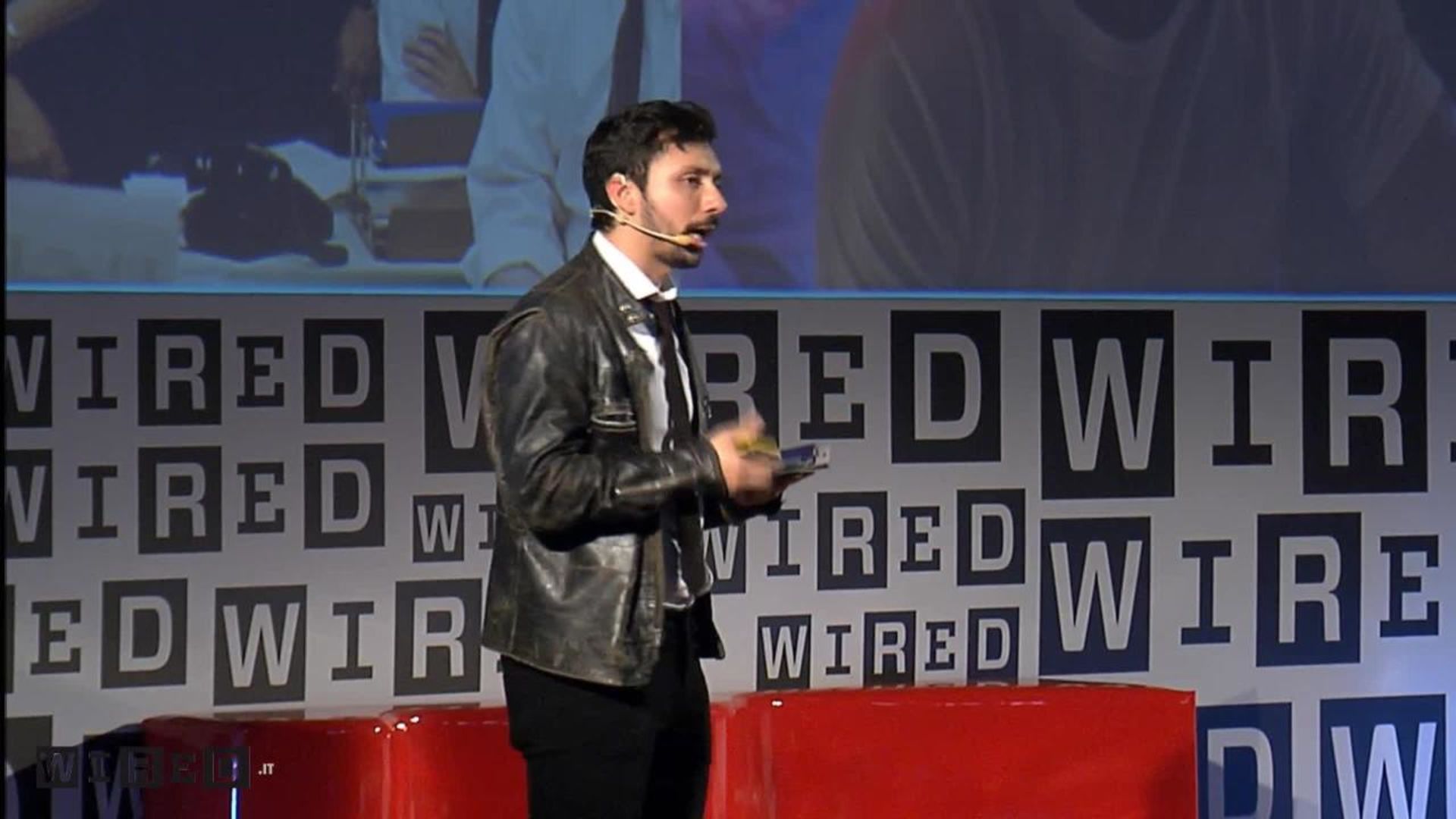 Watch Il regista in realtĂ virtuale David Karlak al Wired Next Fest ...