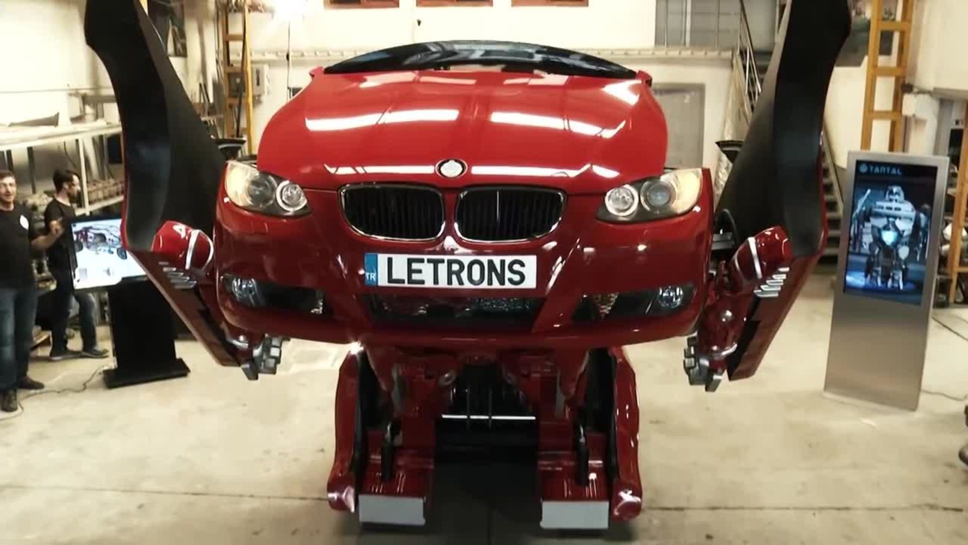 Watch LETRONS, Ă¨ una BMW Transformer in scala 1/1 | Wired Italia