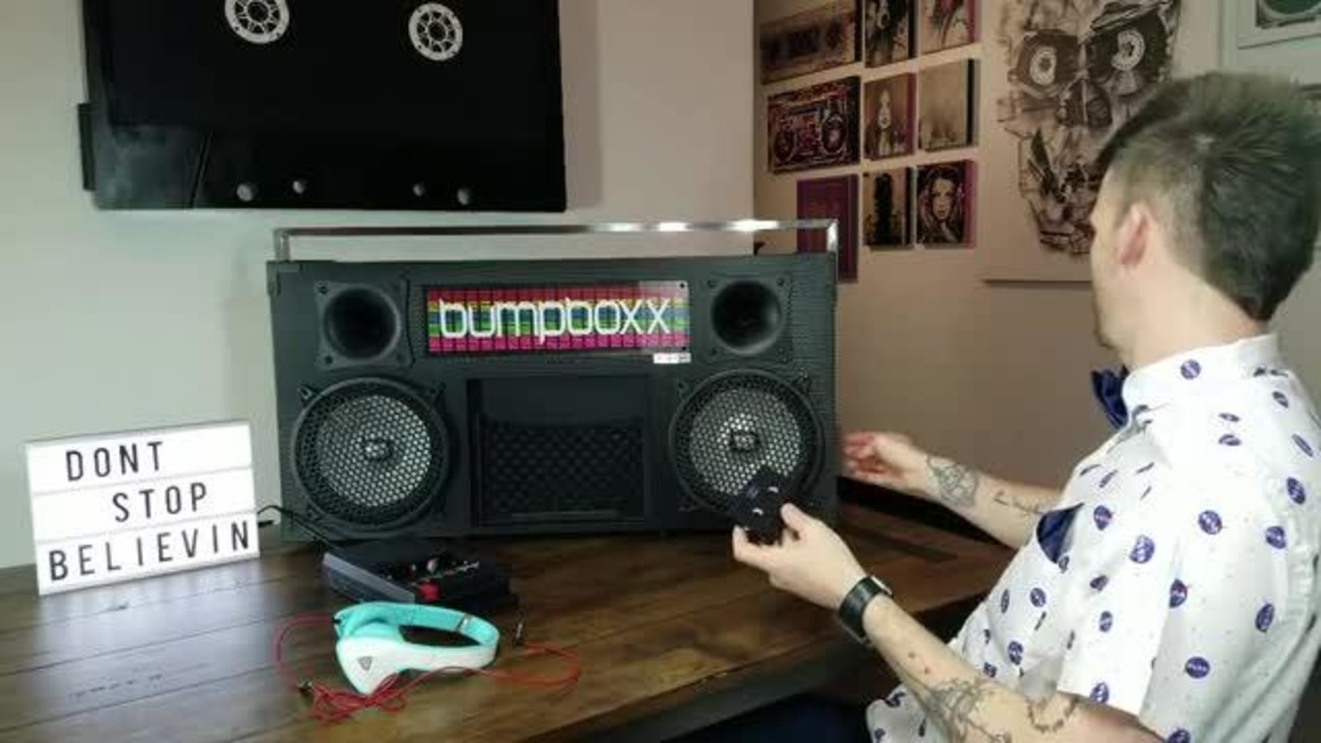 Watch Mixxtape, l'audiocassetta Bluetooth | Wired Italia