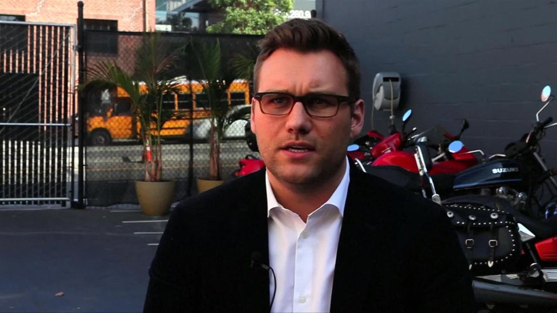 Watch Skully, il casco che sfrutta la realtĂ aumentata | Wired Italia