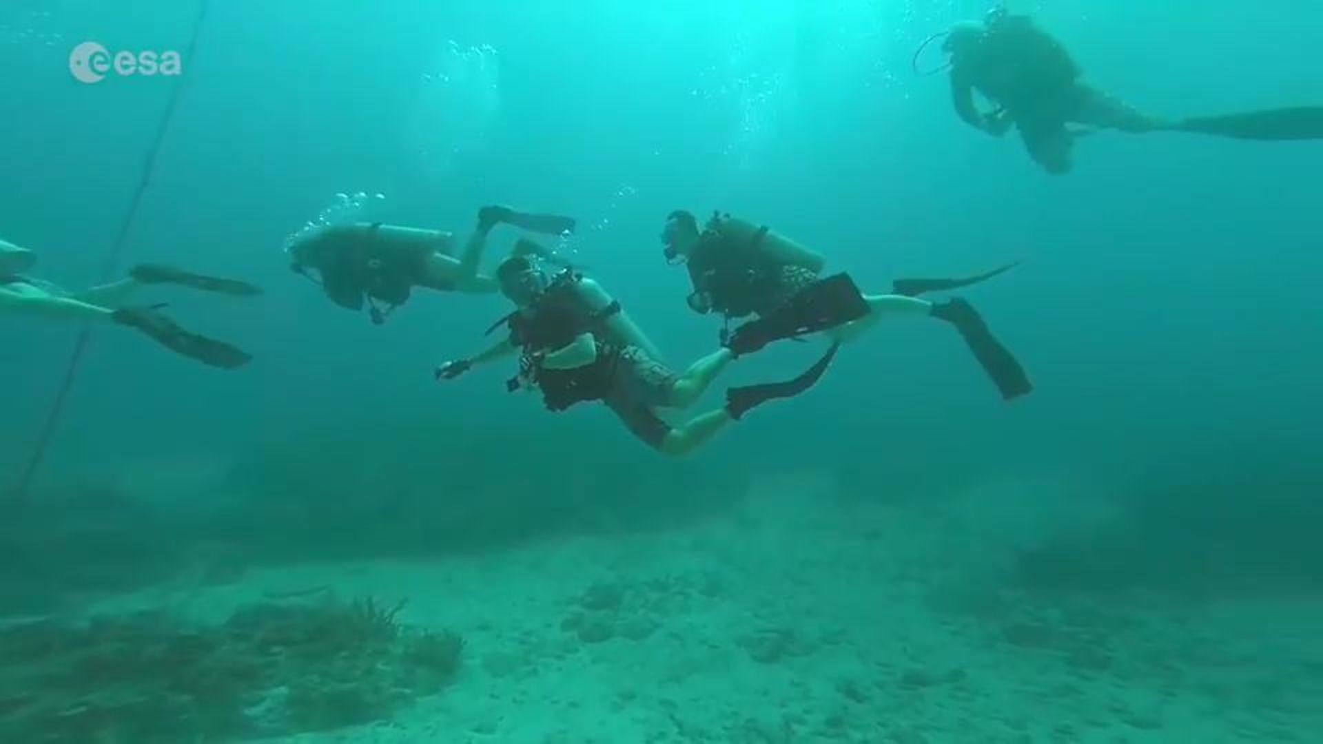 Watch Missione Neemo, alle prese con la subacquea per prepararsi ai ...