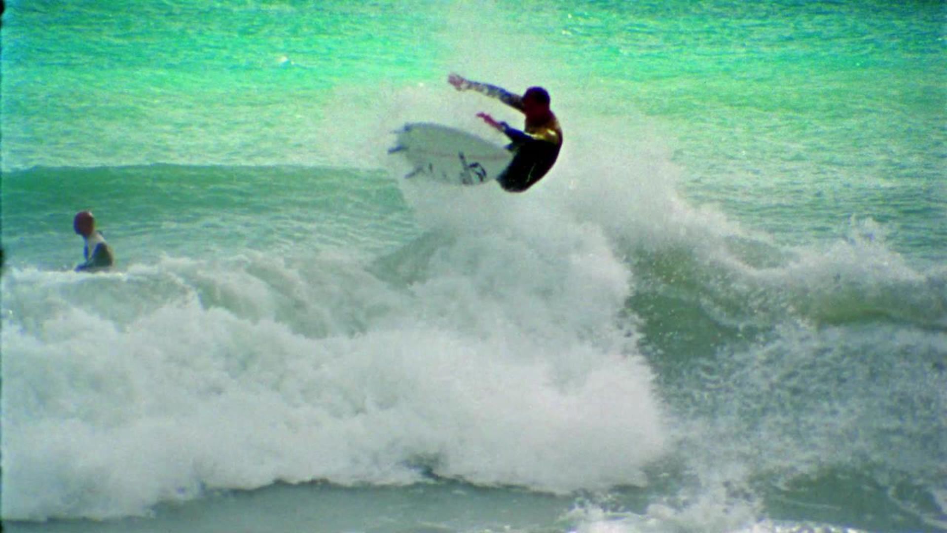 Watch Peninsula: viaggio nel surf italiano | Wired Italia