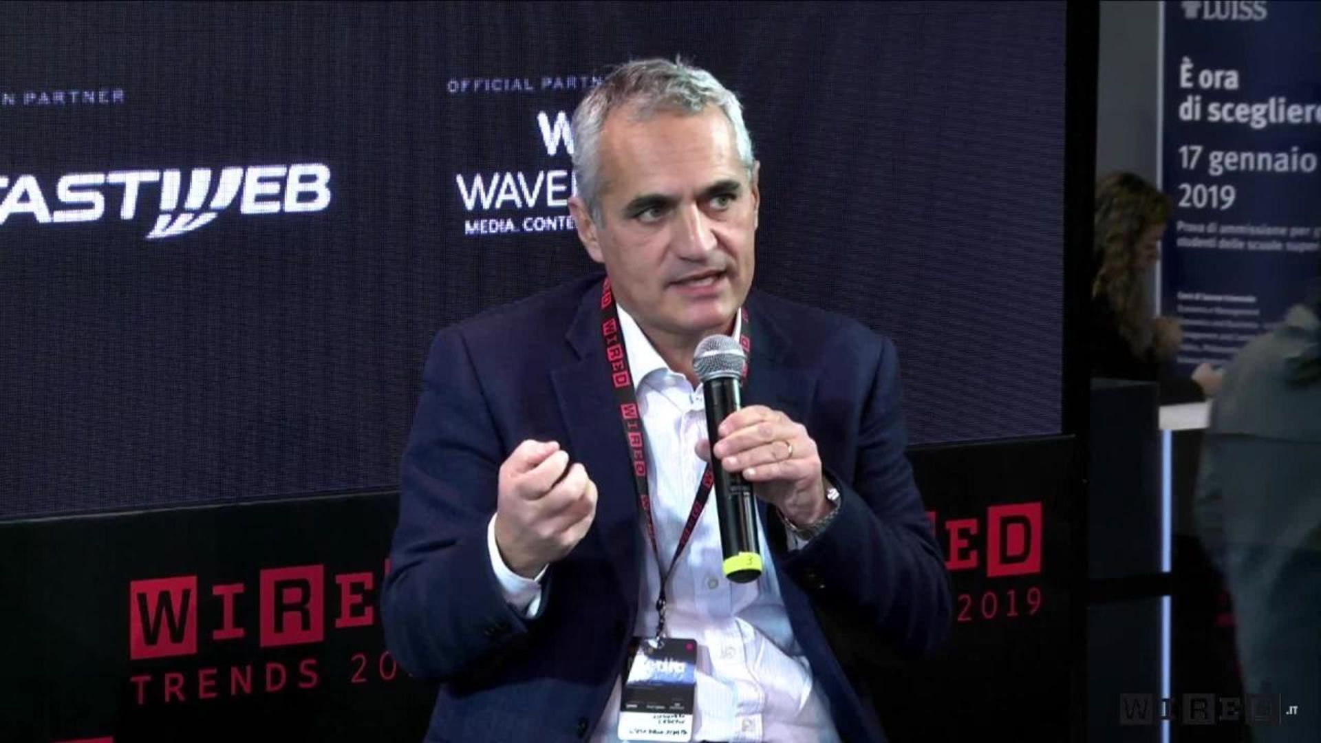 Watch Alessandro Cederle: "Tutti usano i social, ma ben pochi sanno come funzionano" | Wired Italia