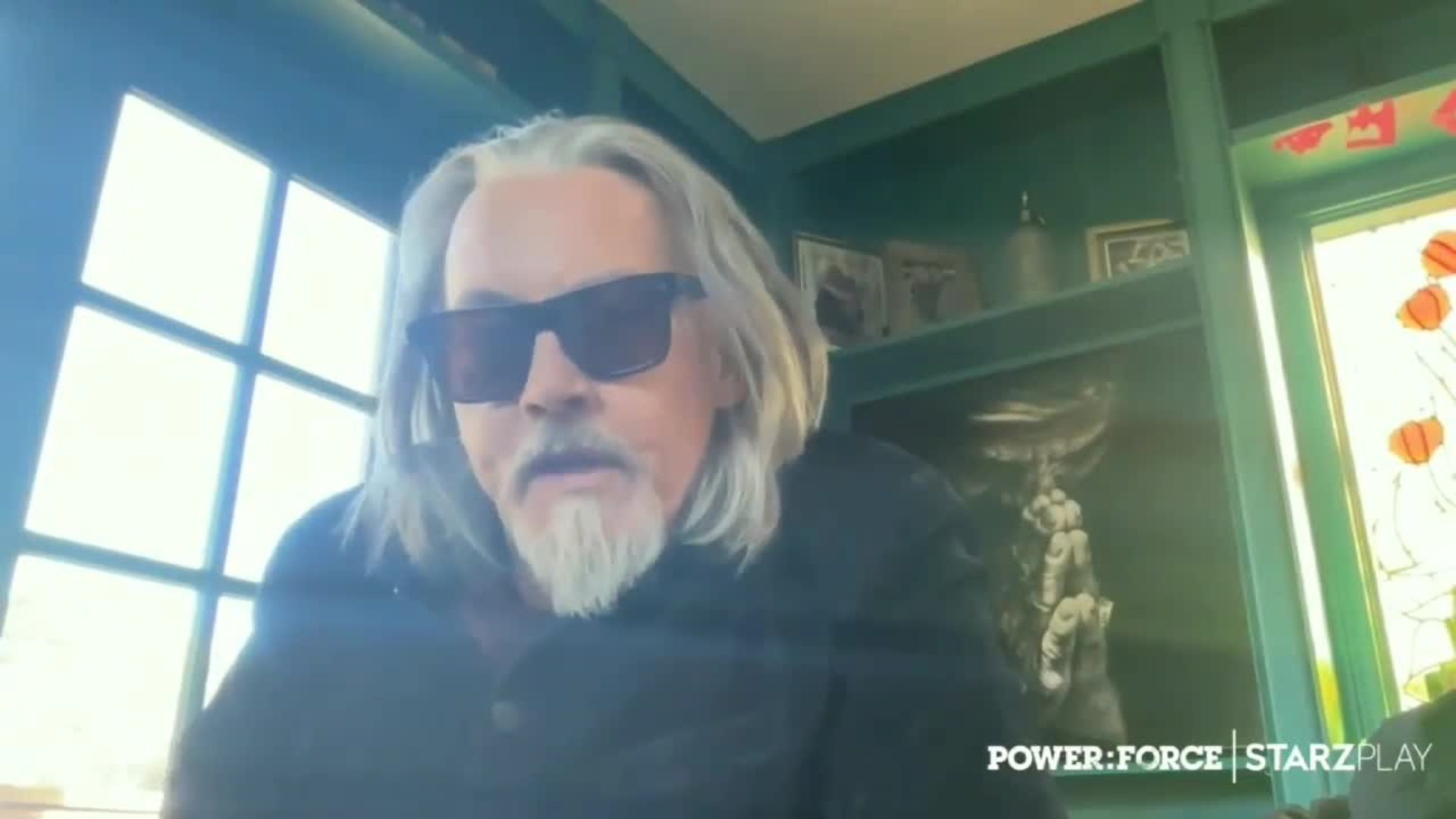 Watch Tommy Flanagan introduce il suo personaggio Walter Flynn | Wired ...