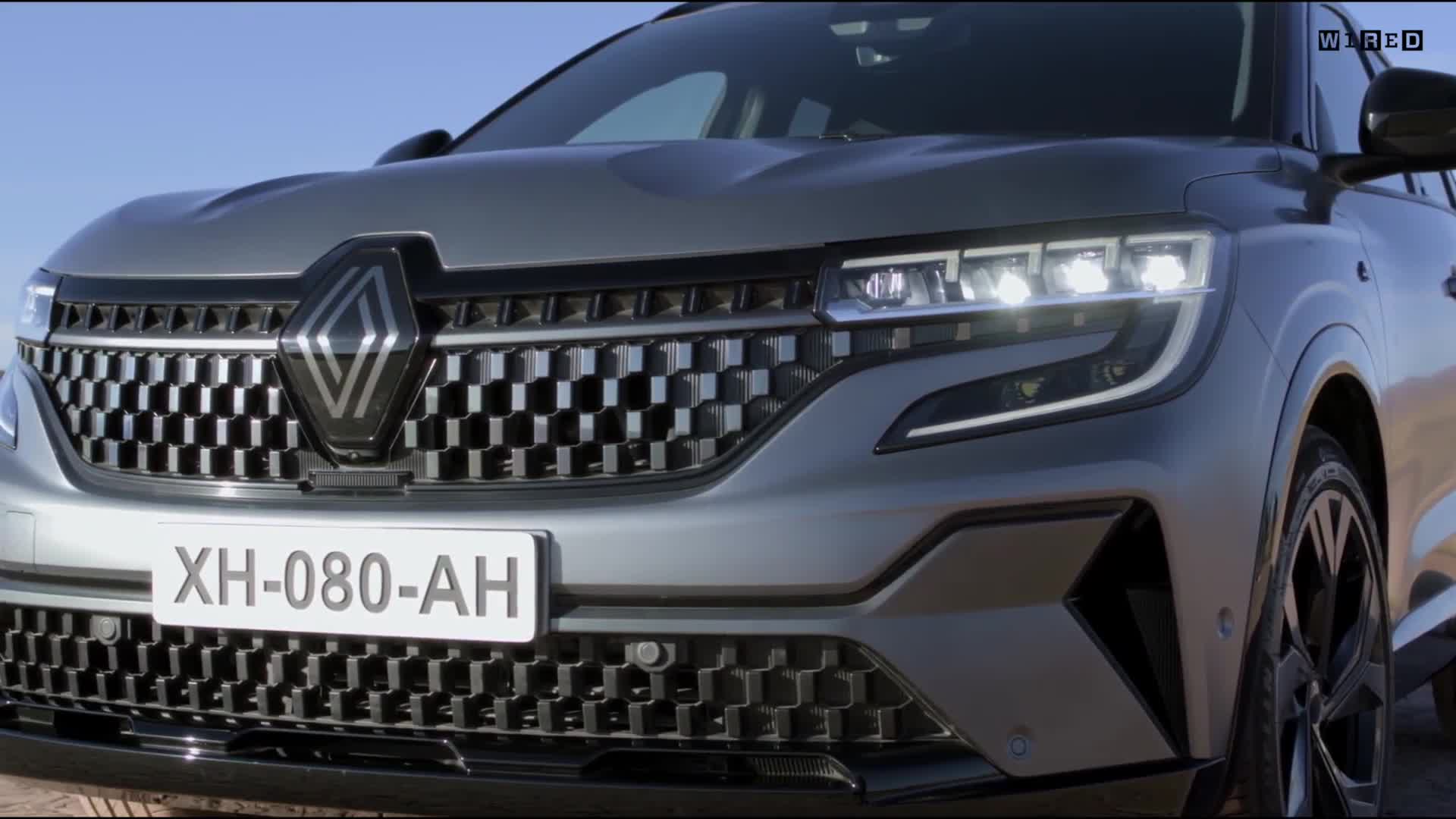 Watch Renault Austral, il test drive dell'ibrido che vuole andare come ...