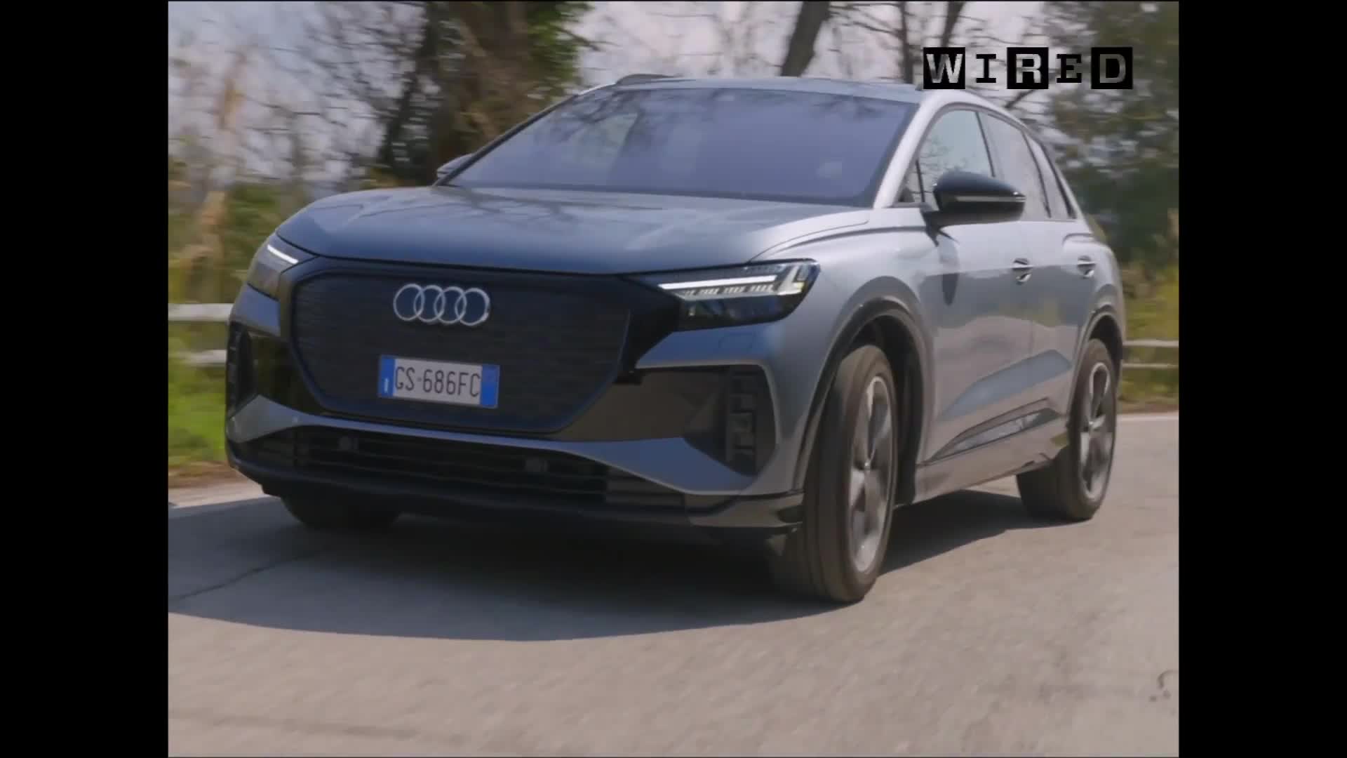 Watch Audi Q4 e-tron è tutta nuova sotto la carrozzeria | Wired Motori | Wired Italia