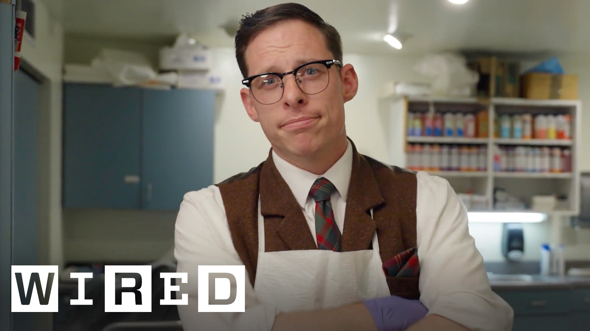 Watch 葬儀師による葬儀場ツアー！処置室などを特別に公開 | One-off | WIRED.jp